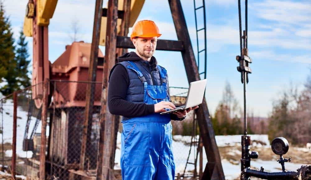 Why Use Industrial Panel Computer For Oil And Gas Industry
